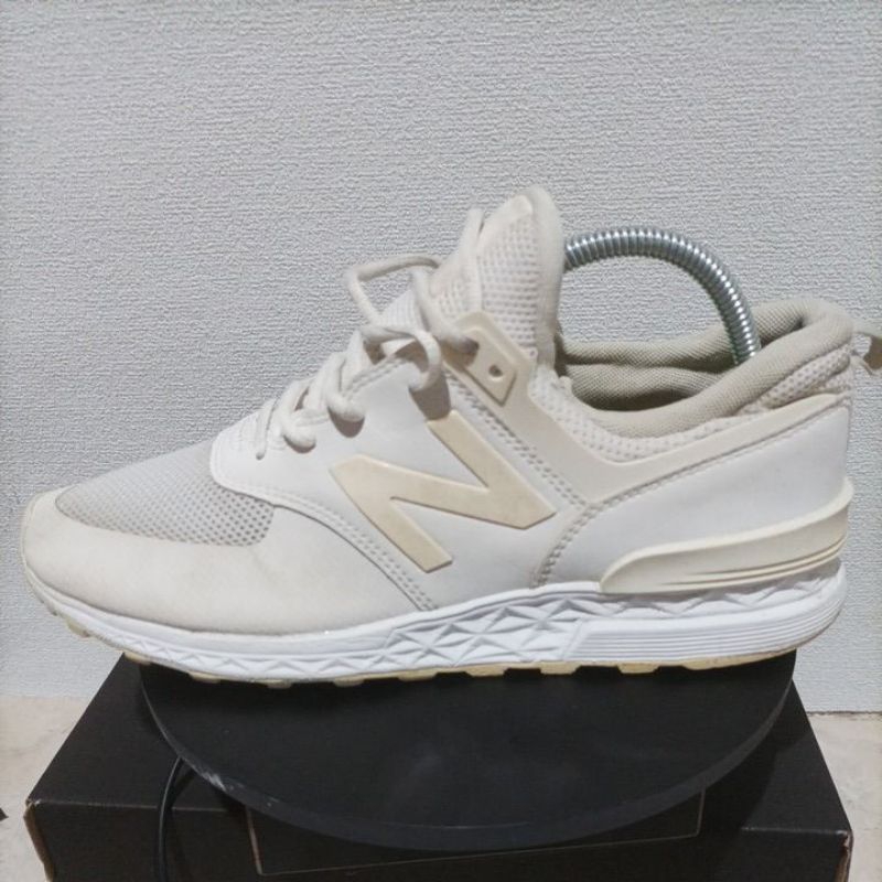 Jual Sepatu New Balance 574 Putih | Shopee Indonesia
