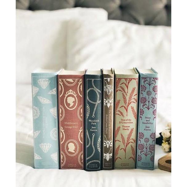 Jual Penguin Clothbound classics War and Peace Middlemarch | Shopee ...