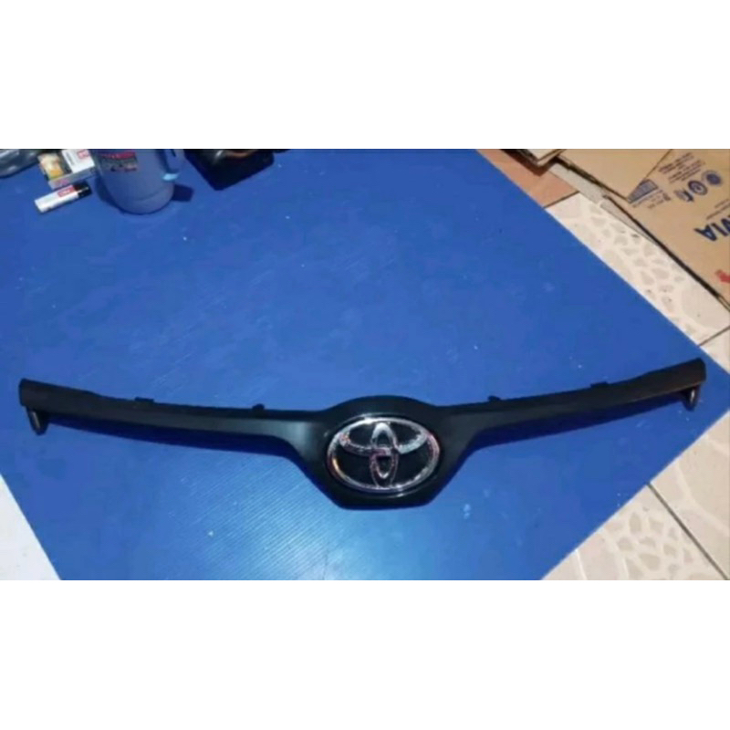 Jual list grill ornamen kap mesin toyota agya/trd plus logo 53121-bz380 ...