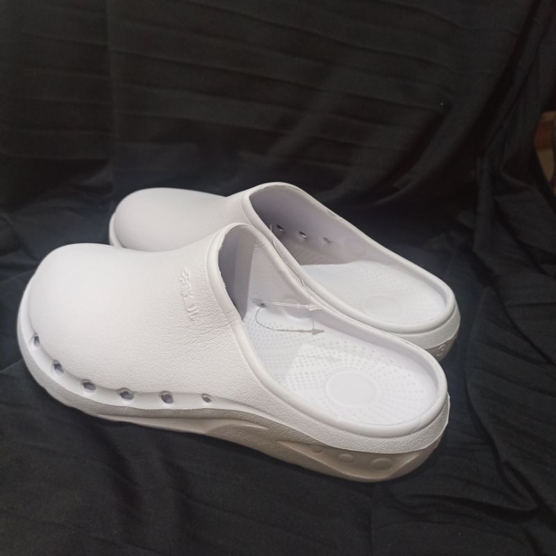 Jual Sandal Kodok Puith Sendal Kodok Medis Putih Sandal Perawat /Dokter ...
