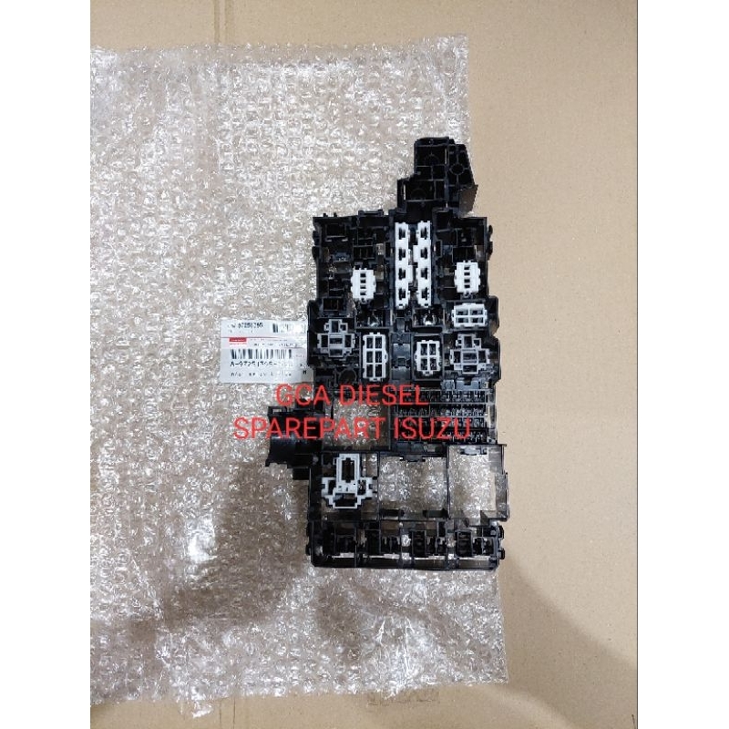 Jual Box bok skering sekering relay dmax 4JH 4JH1 4JJ 4JJ1 | Shopee ...
