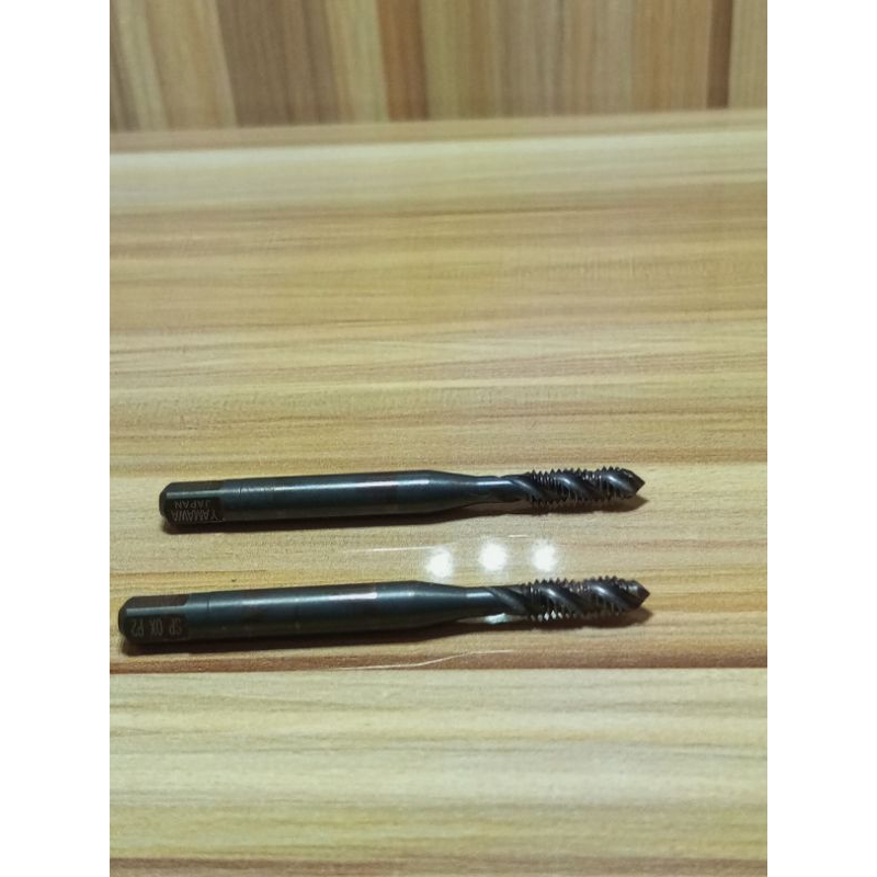 Jual tap mesin m4 x 0.7 hand tap m4x0.7 spiral setara Yamawa second mulus | Shopee Indonesia