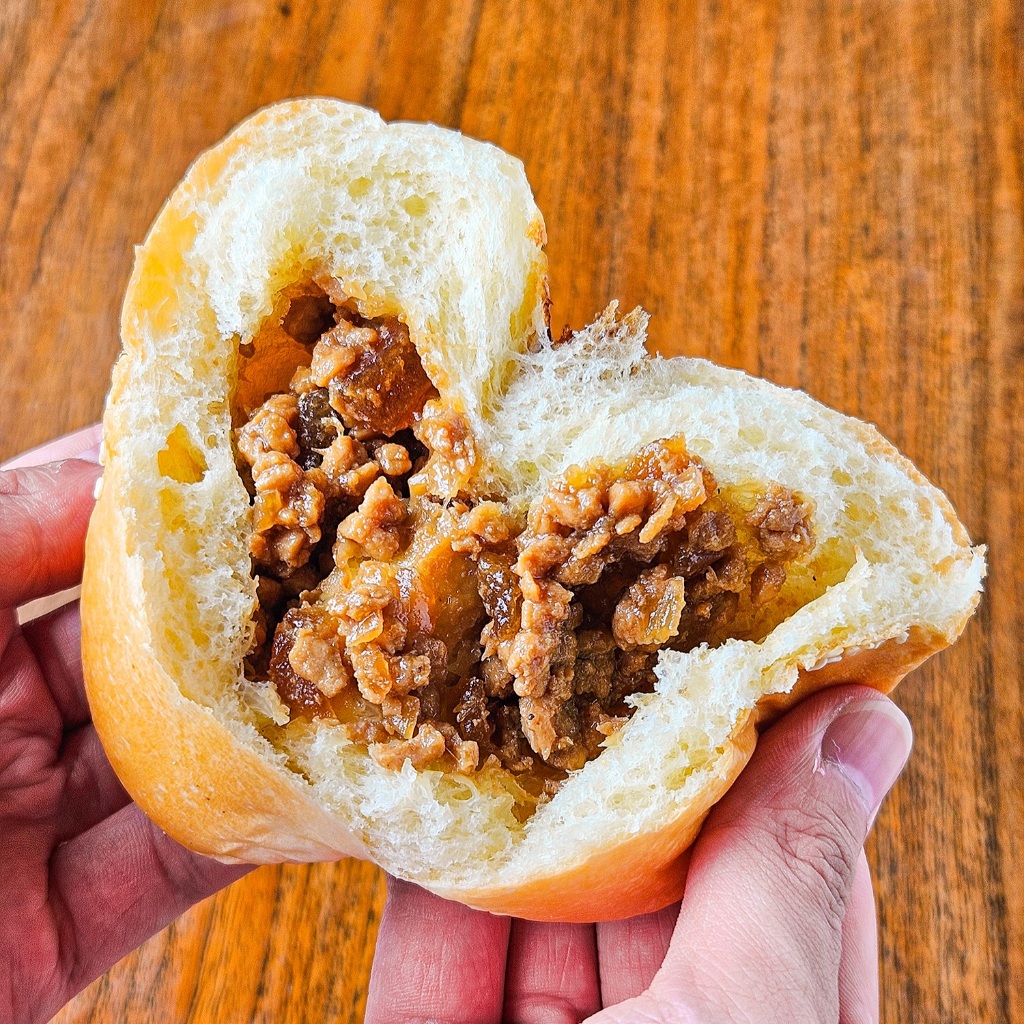 Jual Roti Bakso Ayam Premium Henk's Baker (Baso Ayam) | Shopee Indonesia