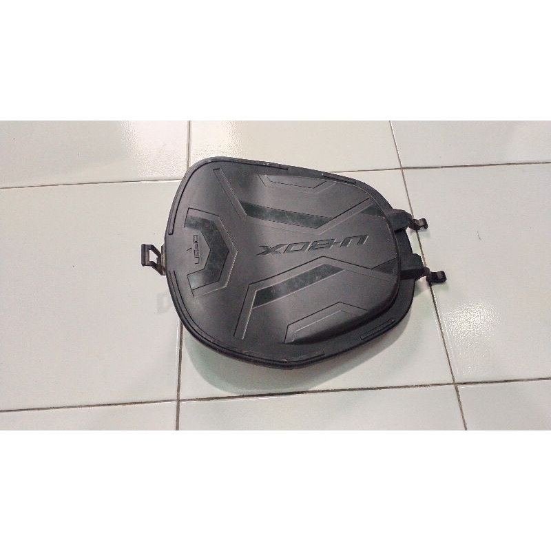 Jual Tutup bagasi bawah jok Honda vario 110 techno karbu original 2nd ...
