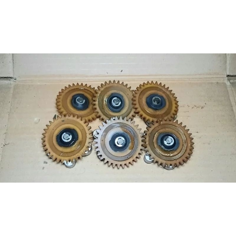 Jual gigi pompa oli Jupiter z PNP Vega r new original ( seken) | Shopee Indonesia