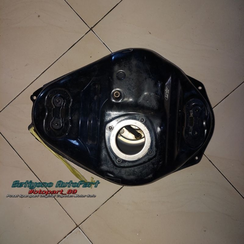 Jual Tangki Yamaha R15 V3 BK6 | Shopee Indonesia