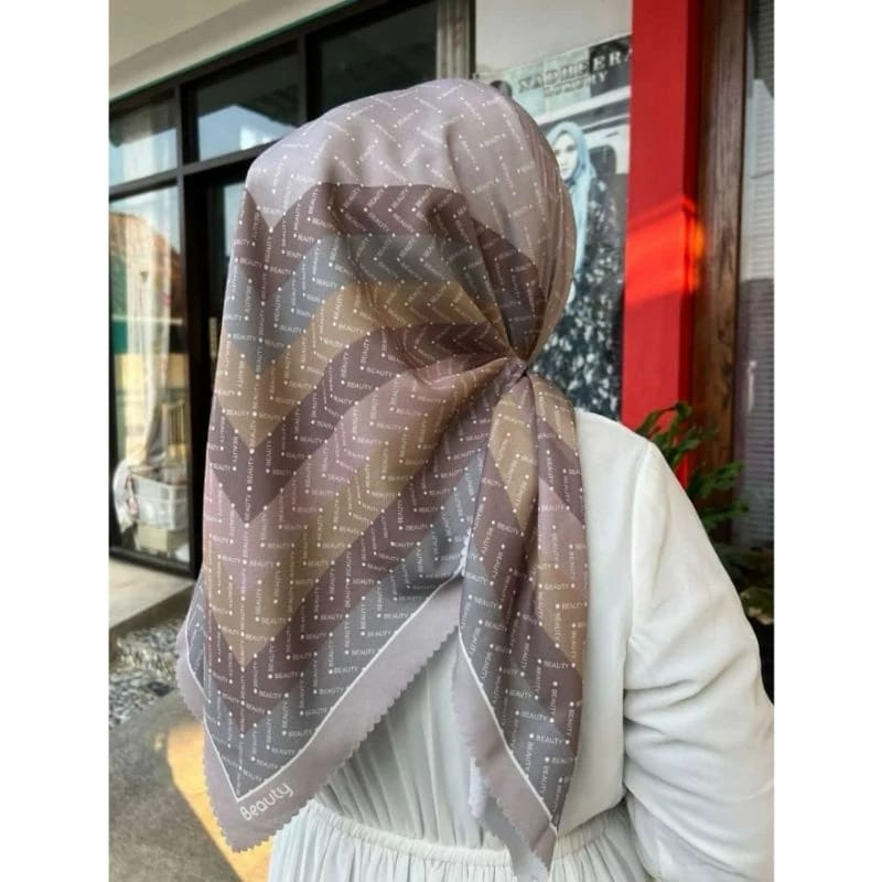 Jual HIJAB SEGI 4 MOTIF ALA JOURNEY | Shopee Indonesia