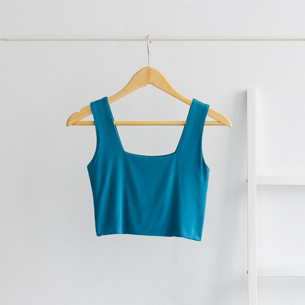 Jual Isla Mia Crop Tanktop Square Neck - Tanktop Kekinian - Pakaian ...