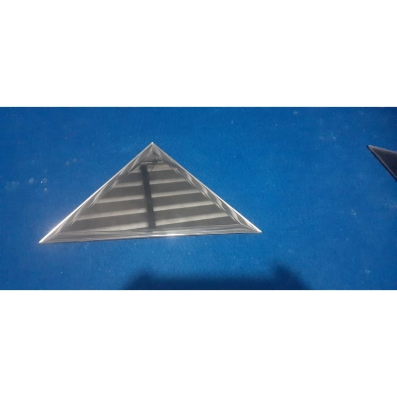 Jual Kaca cermin bevel segitiga ukuran 21x21cm tebal kaca 3mm | Shopee ...