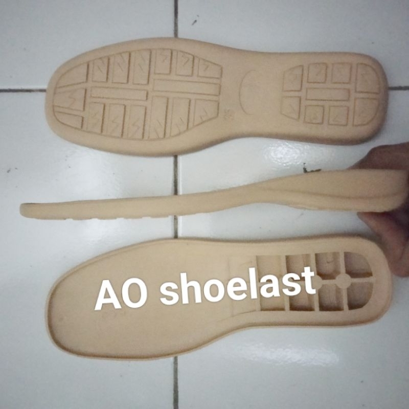 Jual ( IZ ) outsole alas sepatu casual wanita warna hitam putih dan ...