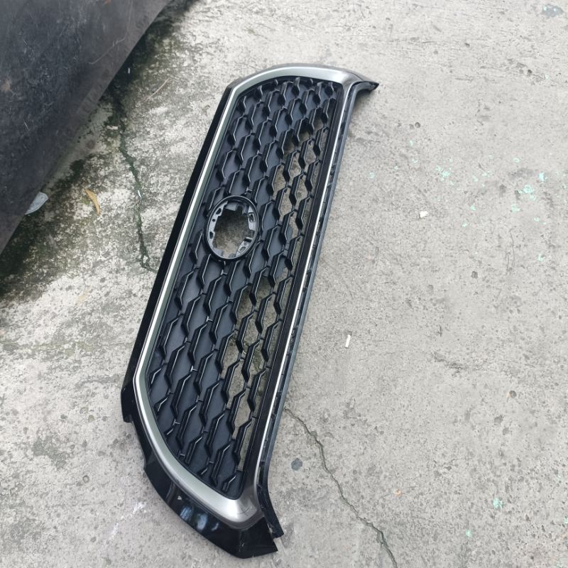 Jual grill toyota corolla cross original ready stock | Shopee Indonesia