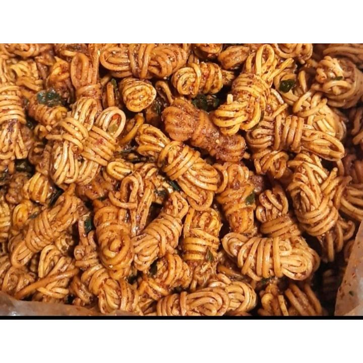 Jual MIE GULUNG 125 gram mie uwel pedas daun jeruk milung mie lilit ...