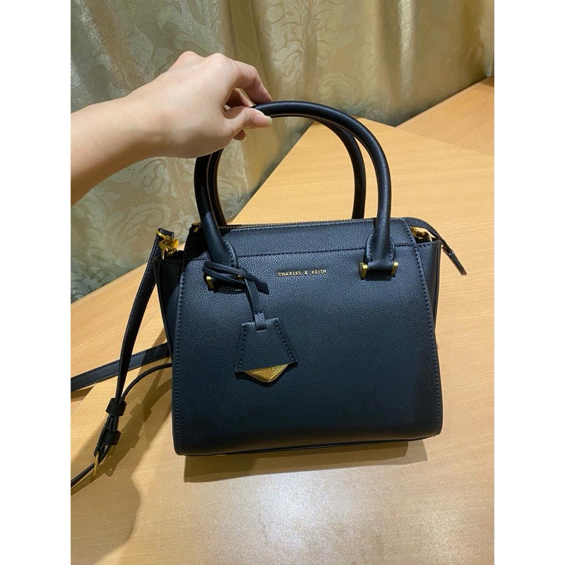 Jual TAS CK DOUBLE TOP HANDLE SECOND REALPICT | Shopee Indonesia