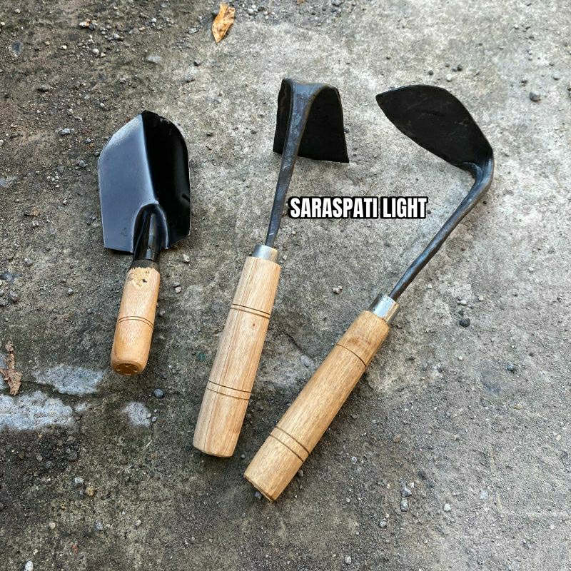 Jual PAKET NEW 3 PCS CANGKUL BAJA KORED RUMPUT DAN SEKOP TANAMAN - ALAT ...