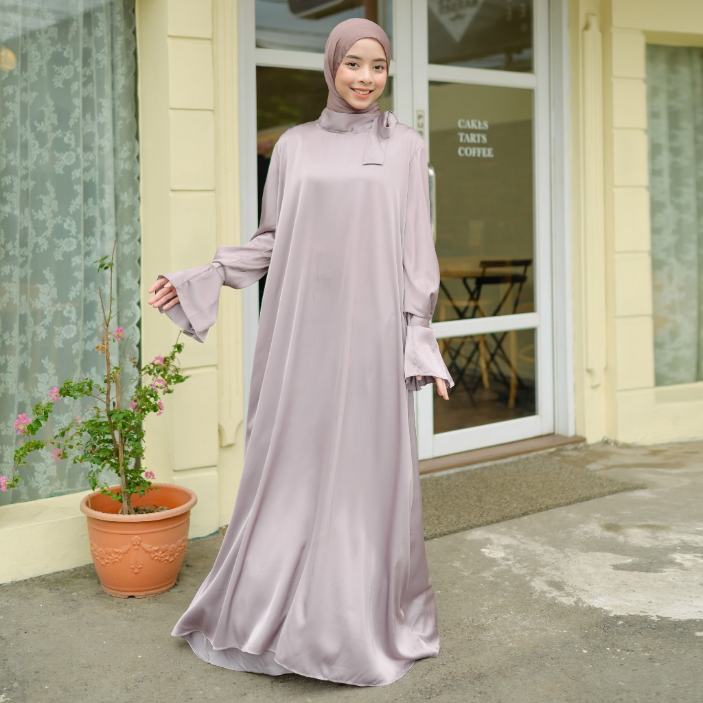Jual Lozy Hijab - Sabine Silk Dress (Gaun Silk Dress Premium) | Shopee ...