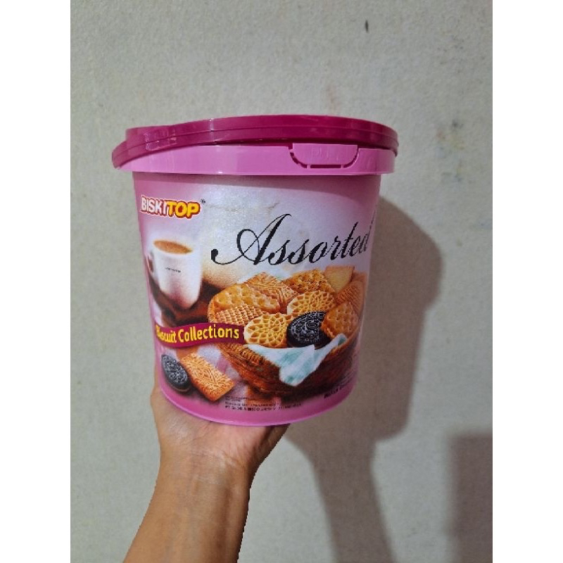 Jual biskitop kaleng snack jajan lebaran | Shopee Indonesia