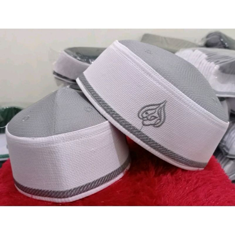 Jual New produk Peci pria dewasa kopiah Bugis/Songkok bugis/realpict/bisa COD | Shopee Indonesia