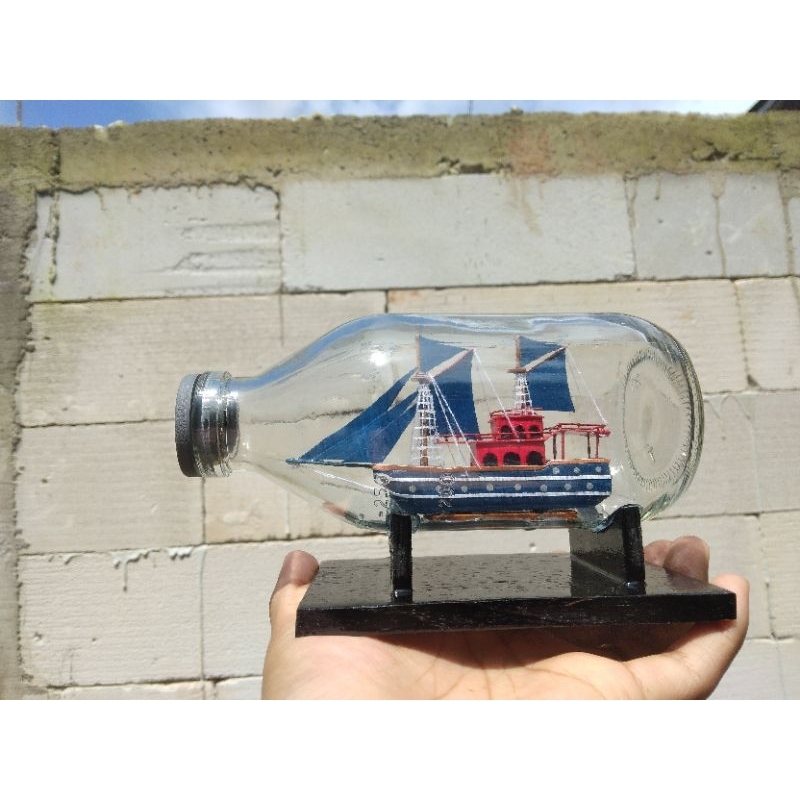 Jual Miniatur Kapal Pinisi dalam botol | Shopee Indonesia