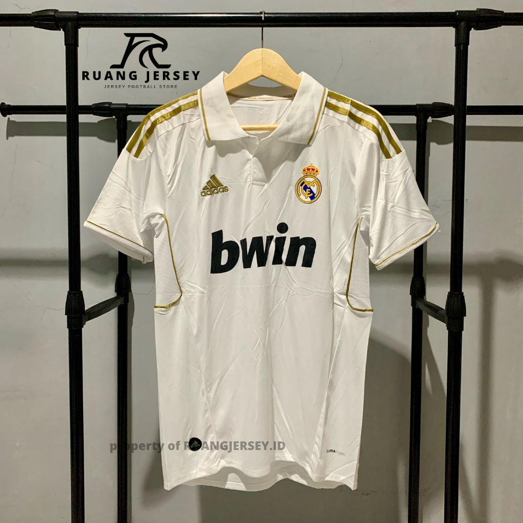 Jual Jersey Sepak Bola Retro Classic R e a l Madrid Home 2011/2012 Baju ...
