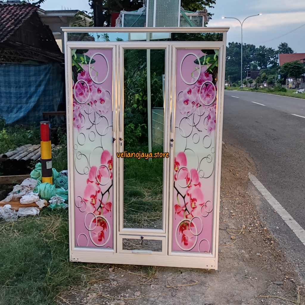 Jual {NOTA} Lemari Pakaian 3 Pintu + 1 Laci // Bahan Alumunium & Kaca ...