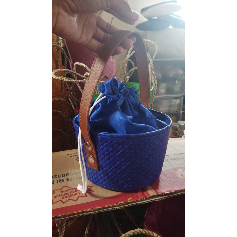 Jual READY Tas pandan parcel EMBER POLOS GAGANG SATU VINYL tas hampers ...