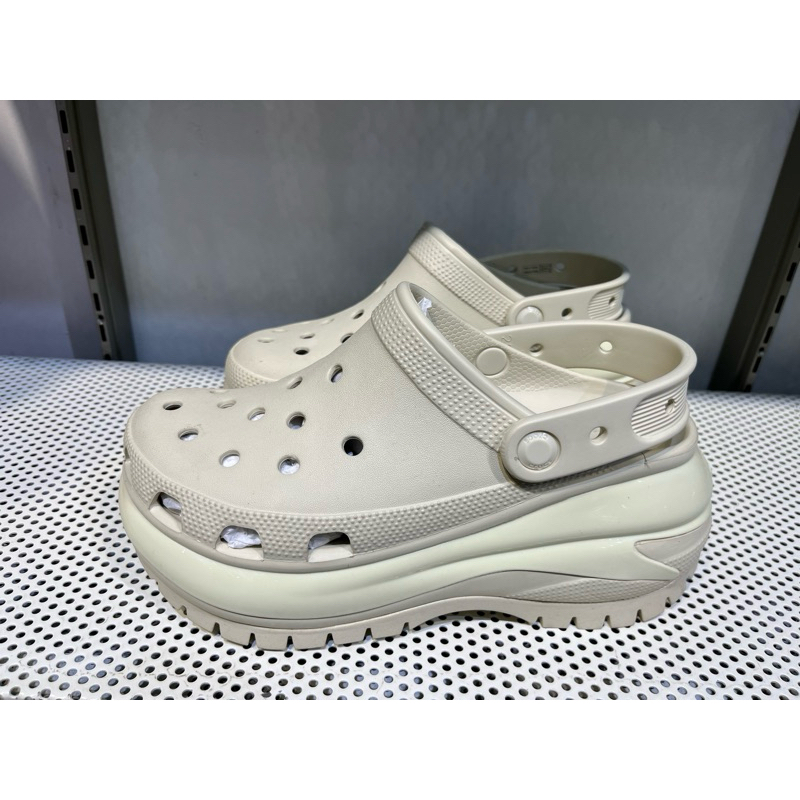 Jual CROCS CLASSIC MEGA CRUSH CLOG ORIGINAL (free jiibbiitt + tas ...