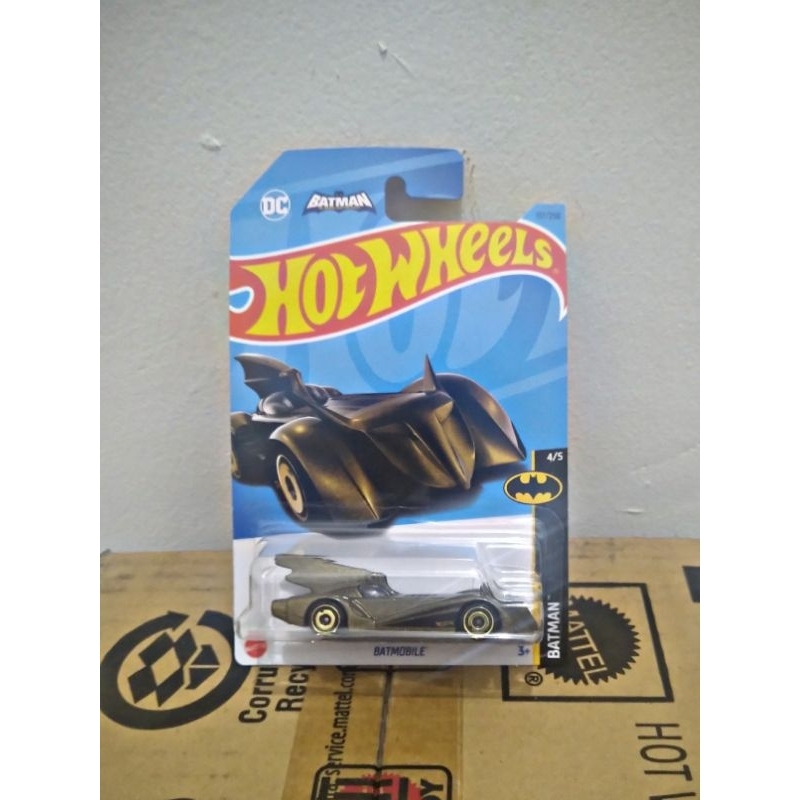 Jual Hot Wheels Batmobile Gold HKJ75 | Shopee Indonesia