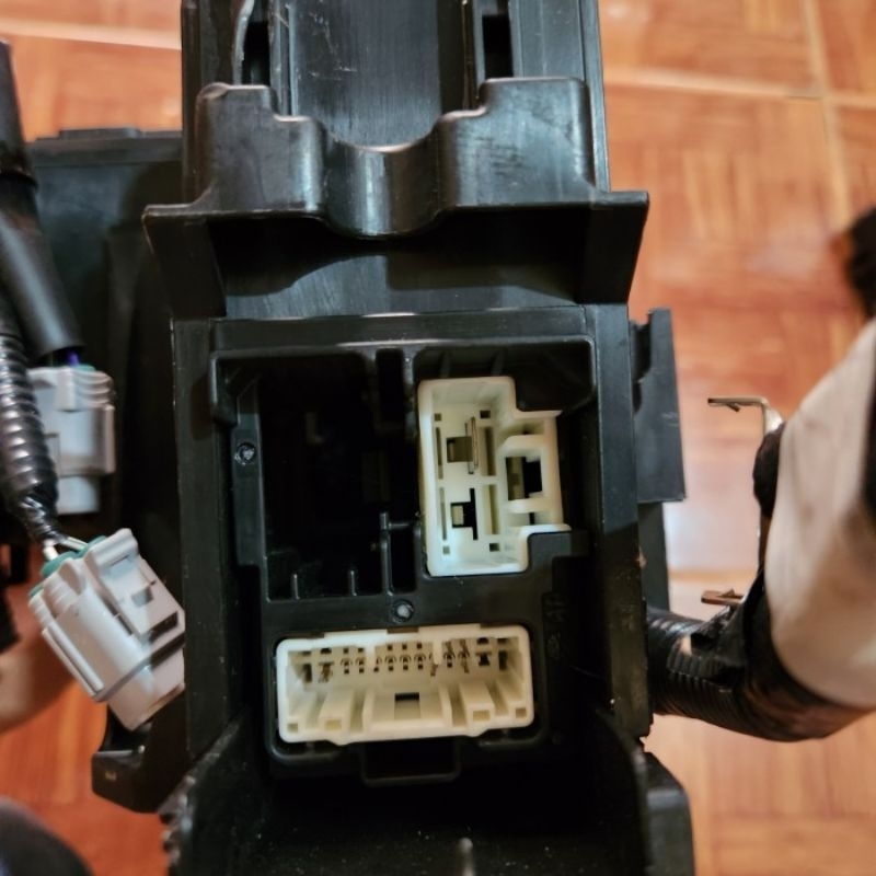 Jual Box sekring innova inova reborn fortuner vrz hilux revo diesel ...