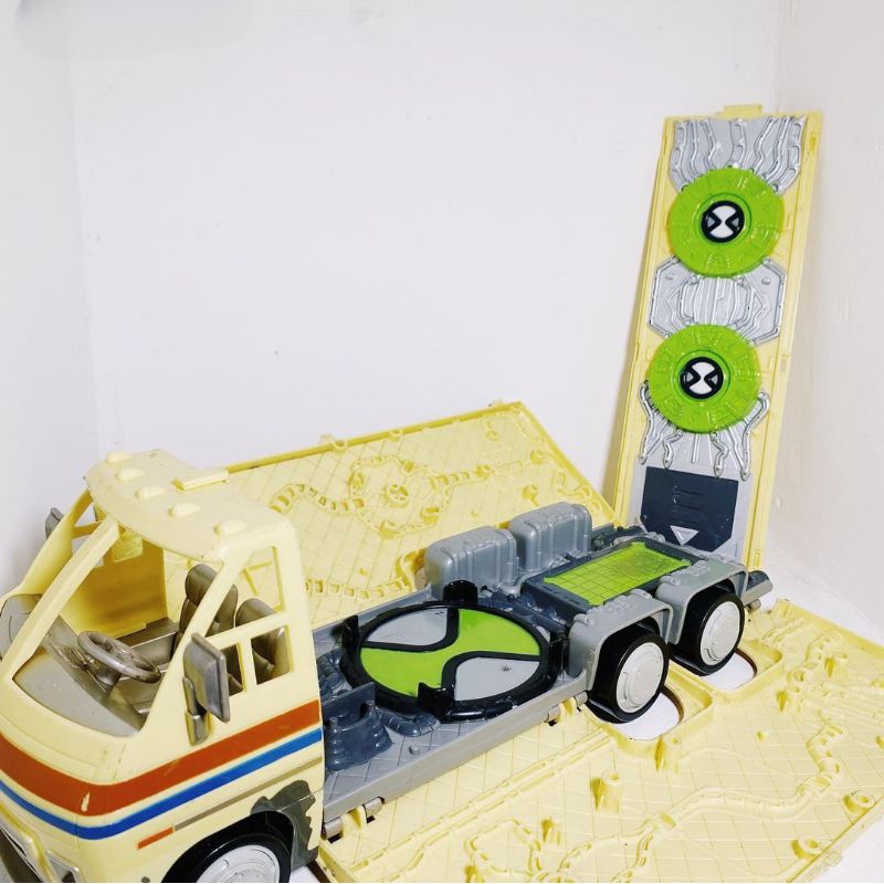 Jual MOBIL VAN MAX TENNYSON ORIGINAL BANDAI 2006, Action Figure Ben 10 ...