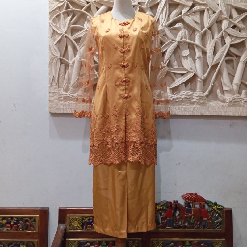 Jual Set Wanita Kebaya Preloved Rasa Baru / Set Kebaya Dan Rok Panjang ...