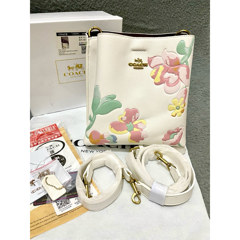 Jual Tas Bucket Bunga Coa*h Wanita (Logo Plat) | Shopee Indonesia