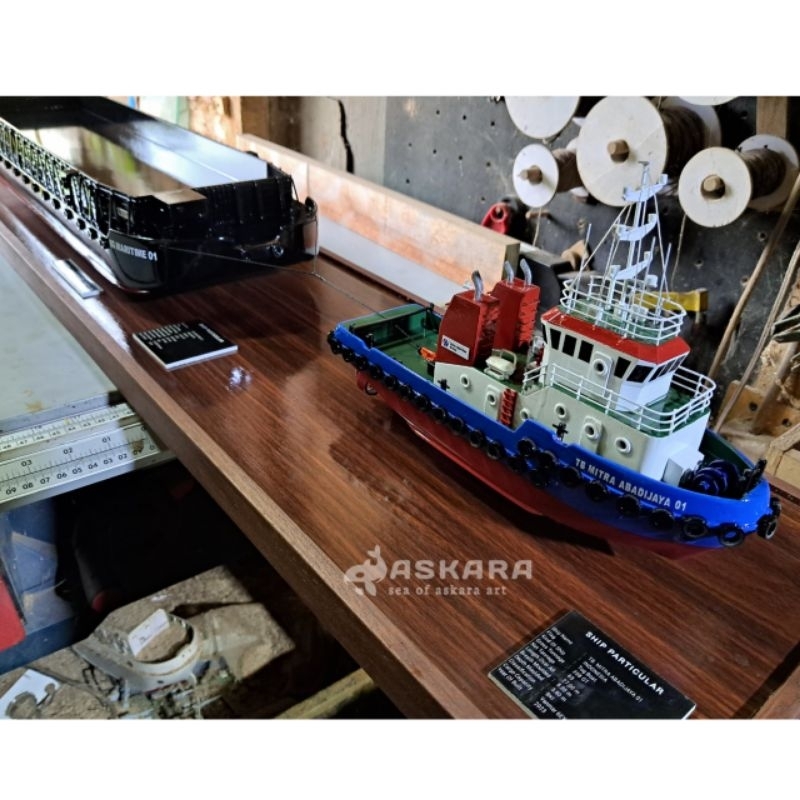 Jual Miniatur Kapal 1 set Tugboat dan tongkang | Shopee Indonesia