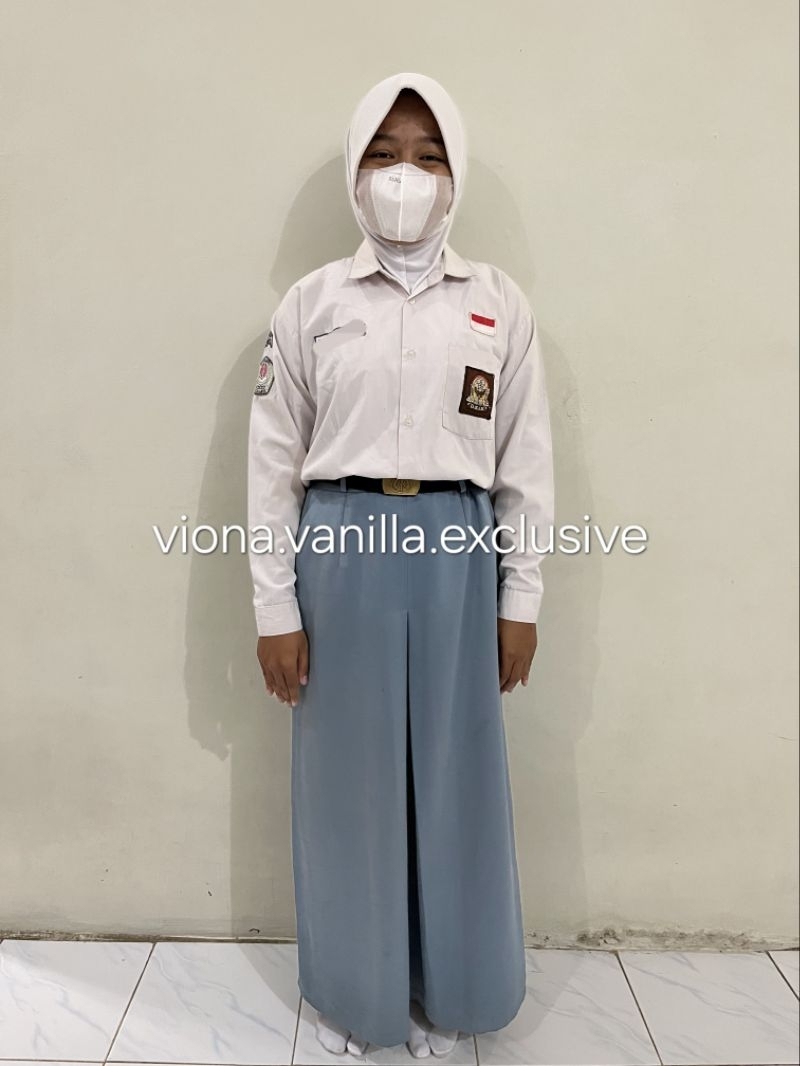 Jual (SET 4pcs) Seragam Putih Osis + Pramuka Licin dan Rok Abu ...