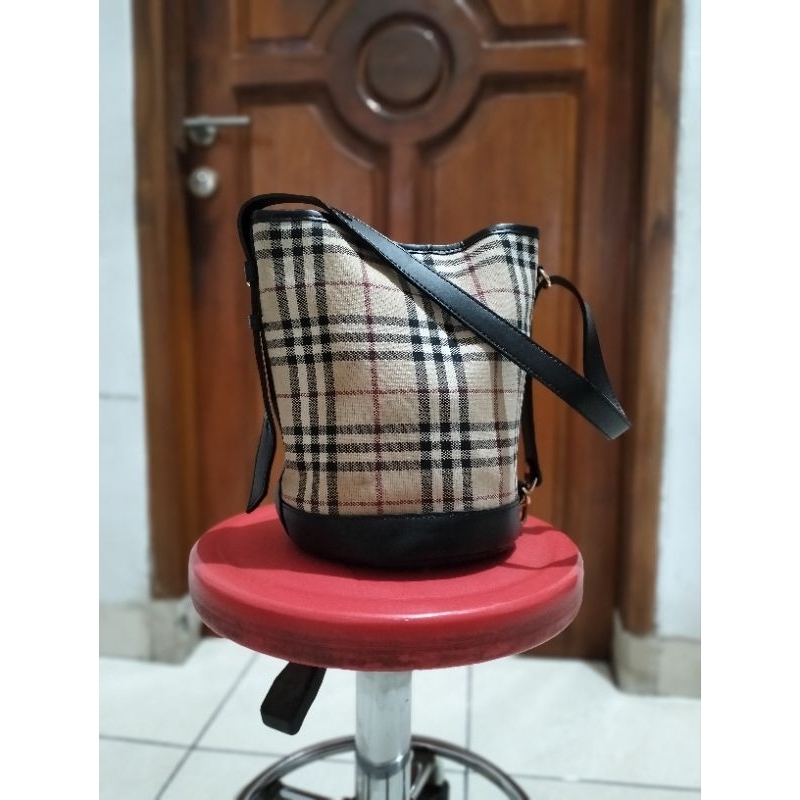 Jual Tas model tabung ala bulbery | Shopee Indonesia