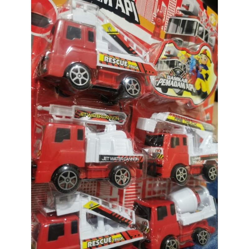 Jual mainan mobil damkar mobilan fire water pemadam api set isi5 ...