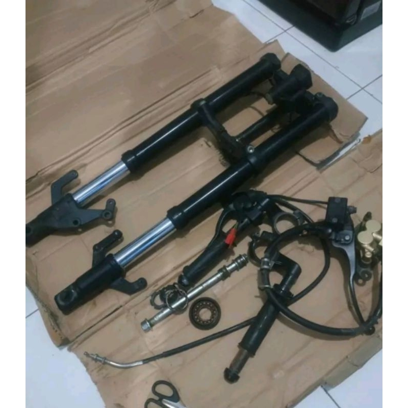 Jual shock usd up side down r15 v3 warna hitam original copotan | Shopee Indonesia