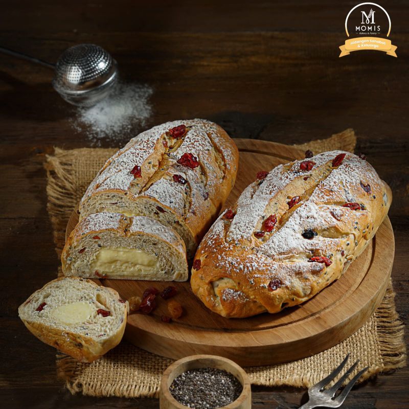 Jual Momis Bakery - Sourdough Cranberry Cream Cheese Bread | Shopee ...