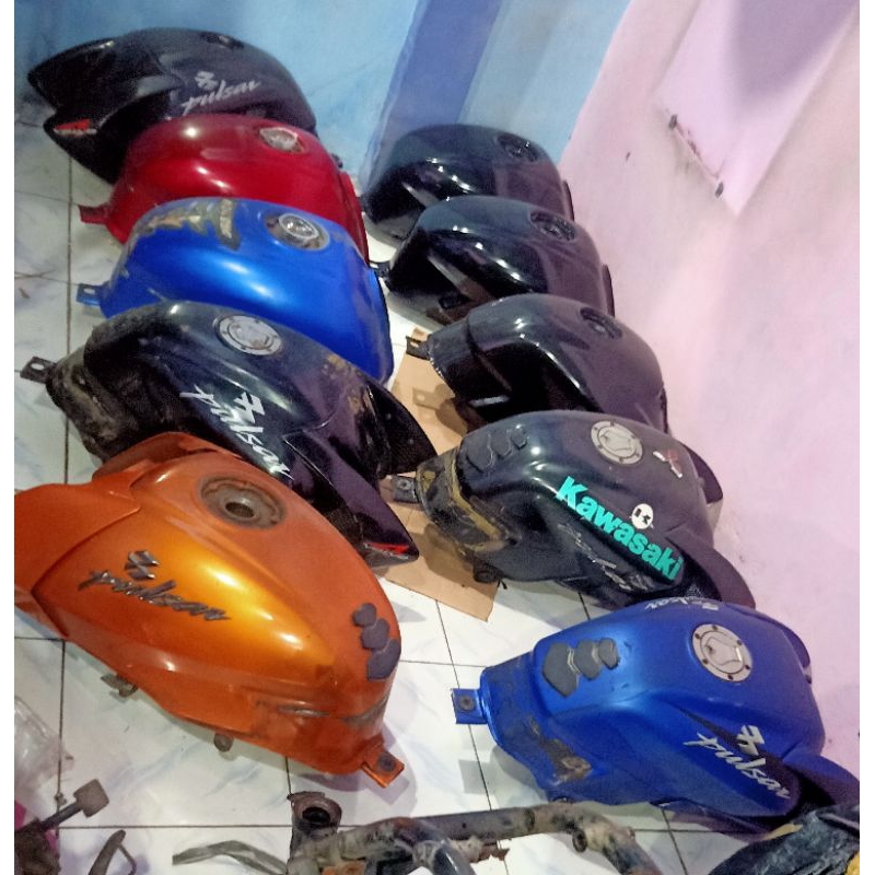 Jual Tangki Tengki bajaj Pulsar 135 180ug3 ug4 200 220 original Normal(19 Liter) | Shopee Indonesia