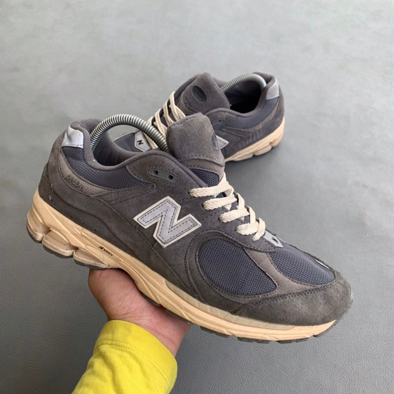 Jual New Balance 2002 R Black Dark Grey Size:44(28Cm) | Shopee Indonesia