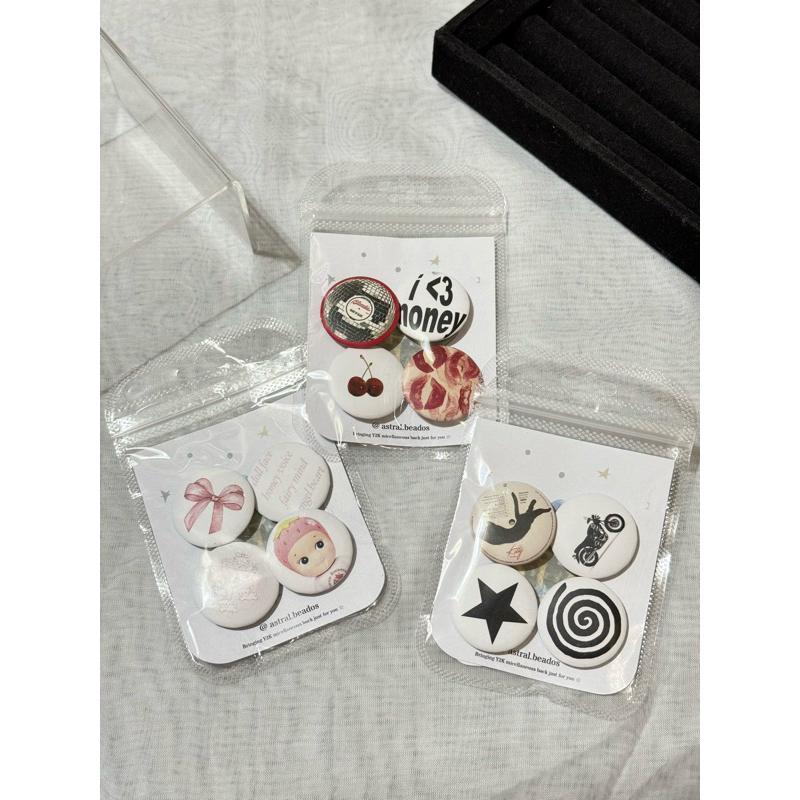 Jual [ Astral ] Aesthetic Pins Set (1 set = 4 pins (Diameter 3,2cm ...