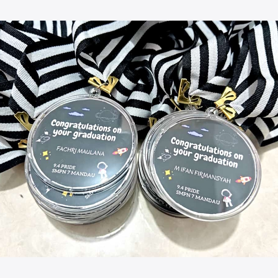 Jual Medali Custom - Medali Kelulusan - Medali Wisuda | Shopee Indonesia
