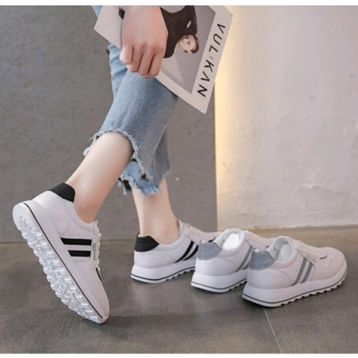 Jual sepatu original sepatu kekinian tren masa kini sneakers wanita ...