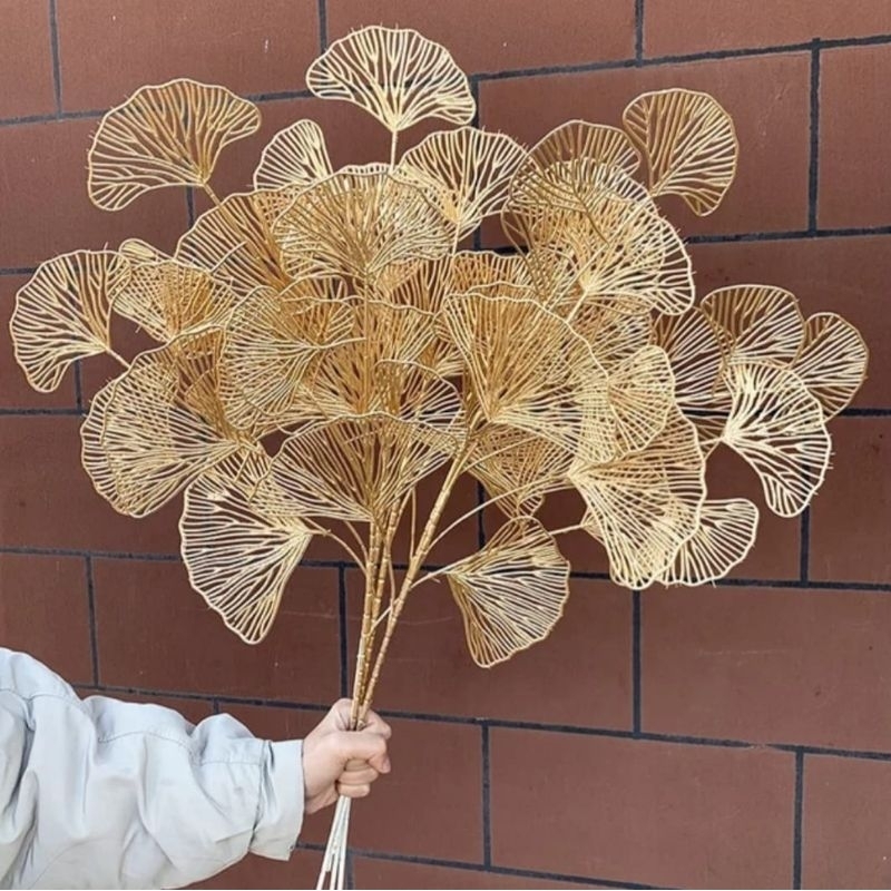 Jual ginkgo gold / daun emas / gold leaves / daun dekorasi emas ...