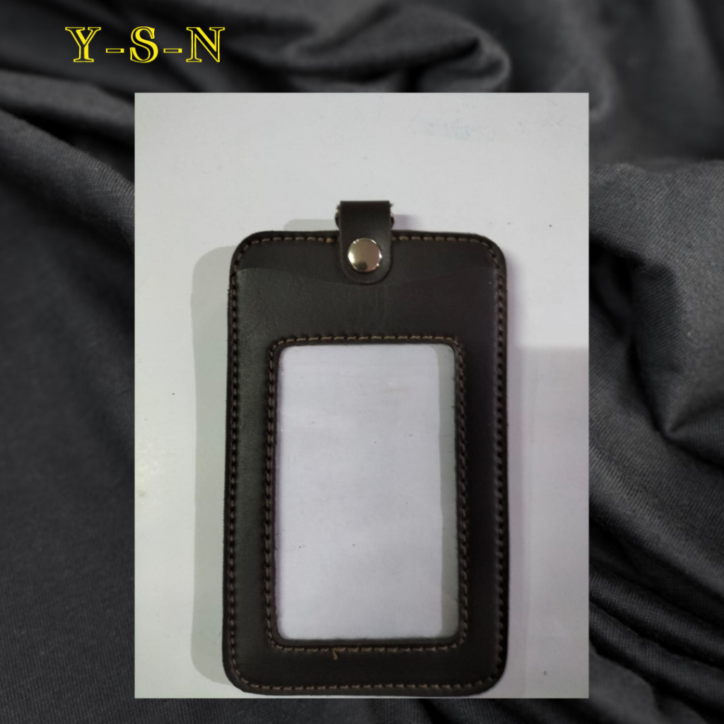 Jual NAME TAG KULIT KALUNG TEMPAT ID CARD HITAM | Shopee Indonesia