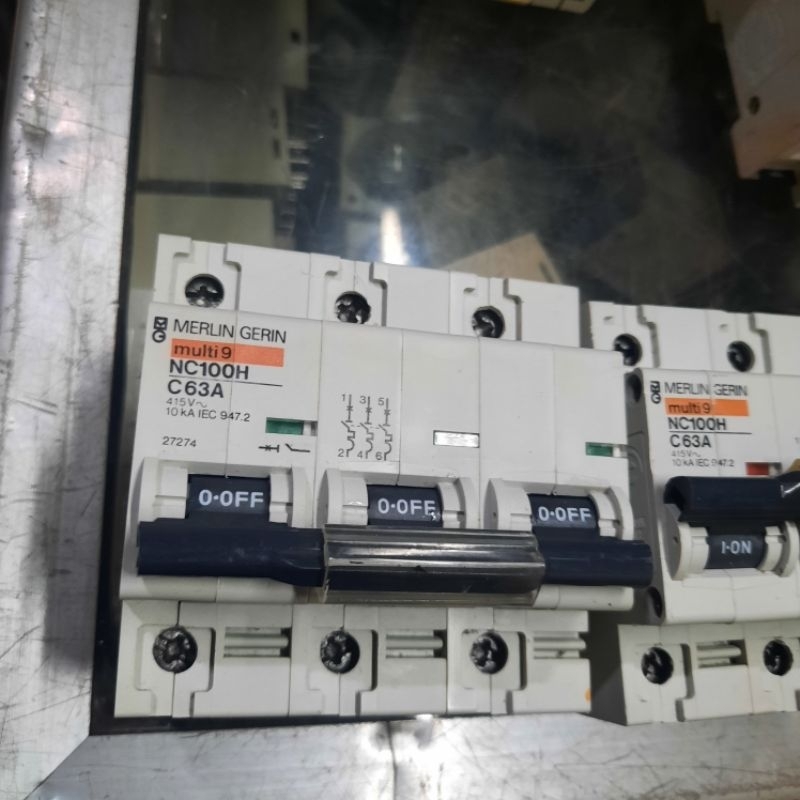 Jual mcb merlin gerin nc100h 3p 63a 3phase 10kA | Shopee Indonesia