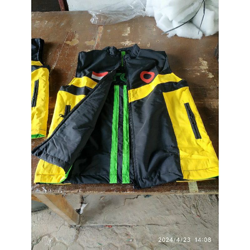 Jual rompi bolakbalik M4X1M grab | Shopee Indonesia