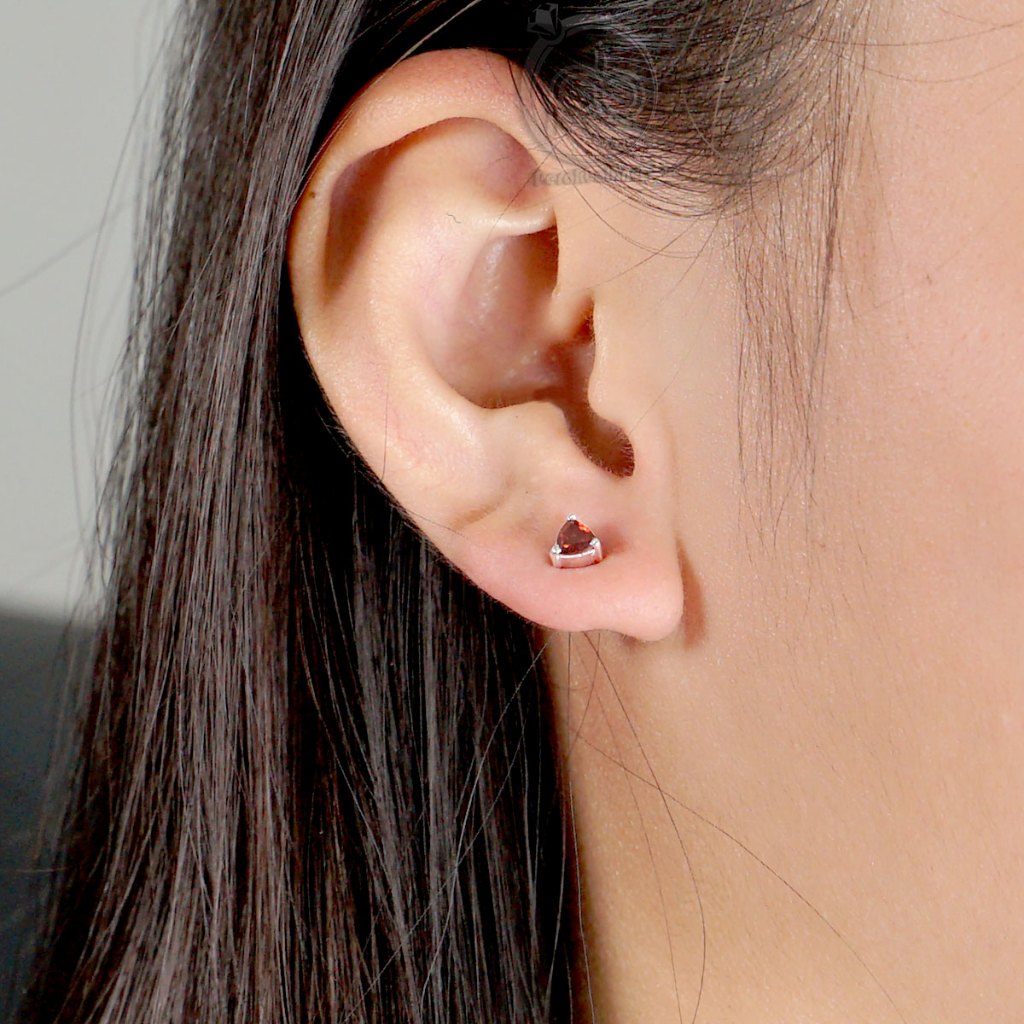 Jual Anting Stud Red Garnet Natural Perak 925 Mini Cute Trigana | Shopee Indonesia