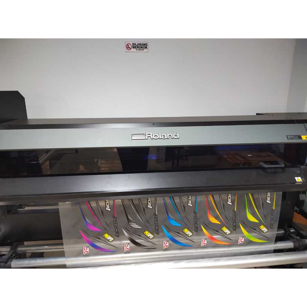 Jual Jasa Cetak Sticker Transparan Cmyk Plus Tinta Putih Mesin Rolan UG ...