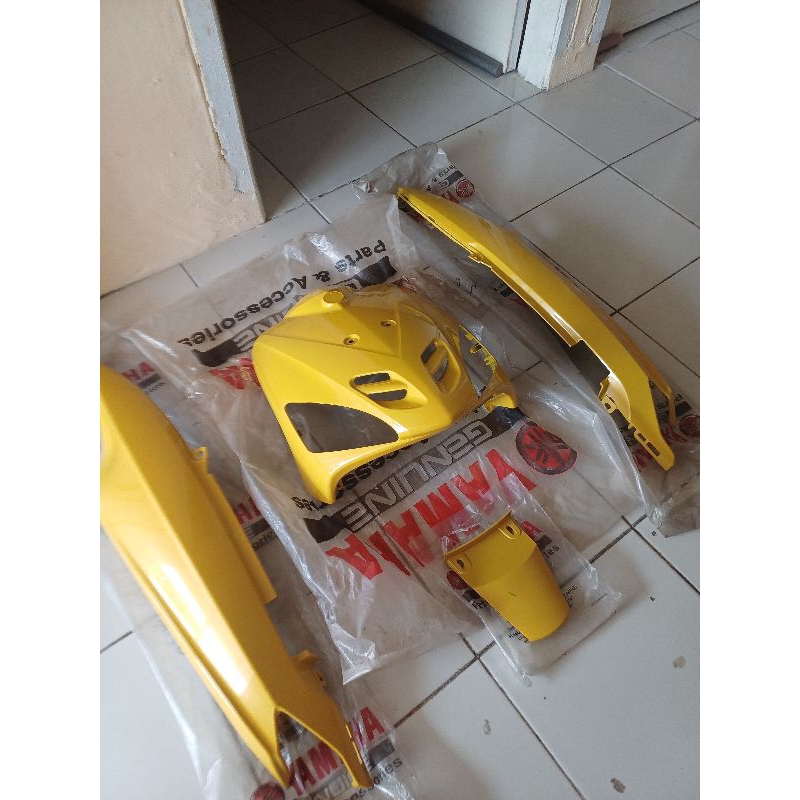 Jual Tameng Body Belakang Sambungan Mio Kuning Original Yamaha | Shopee ...