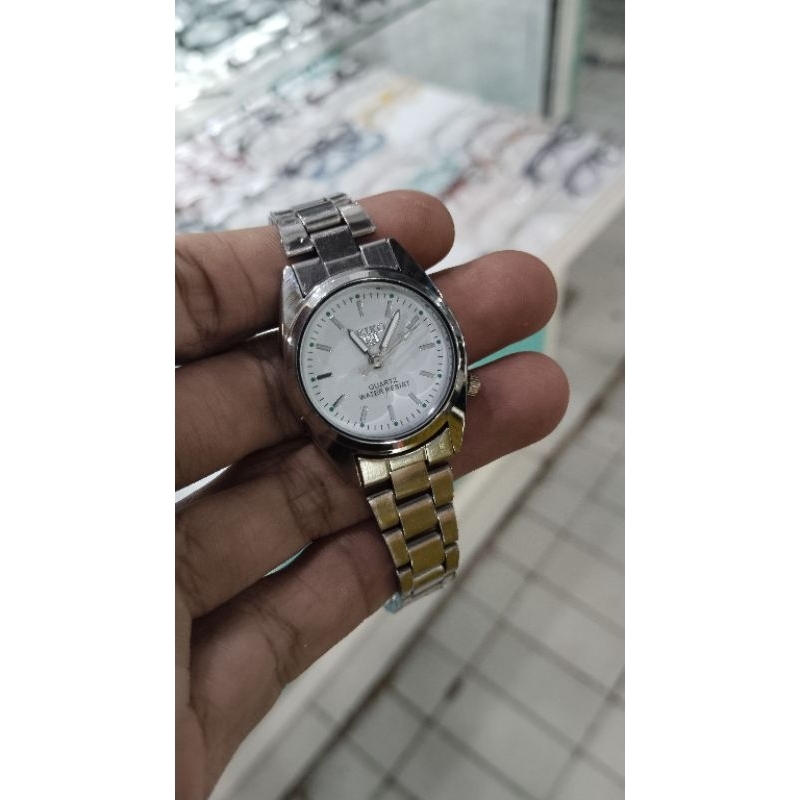Jual jam tangan cewek seiko 5 quart/batrai aktif normal (new) | Shopee ...